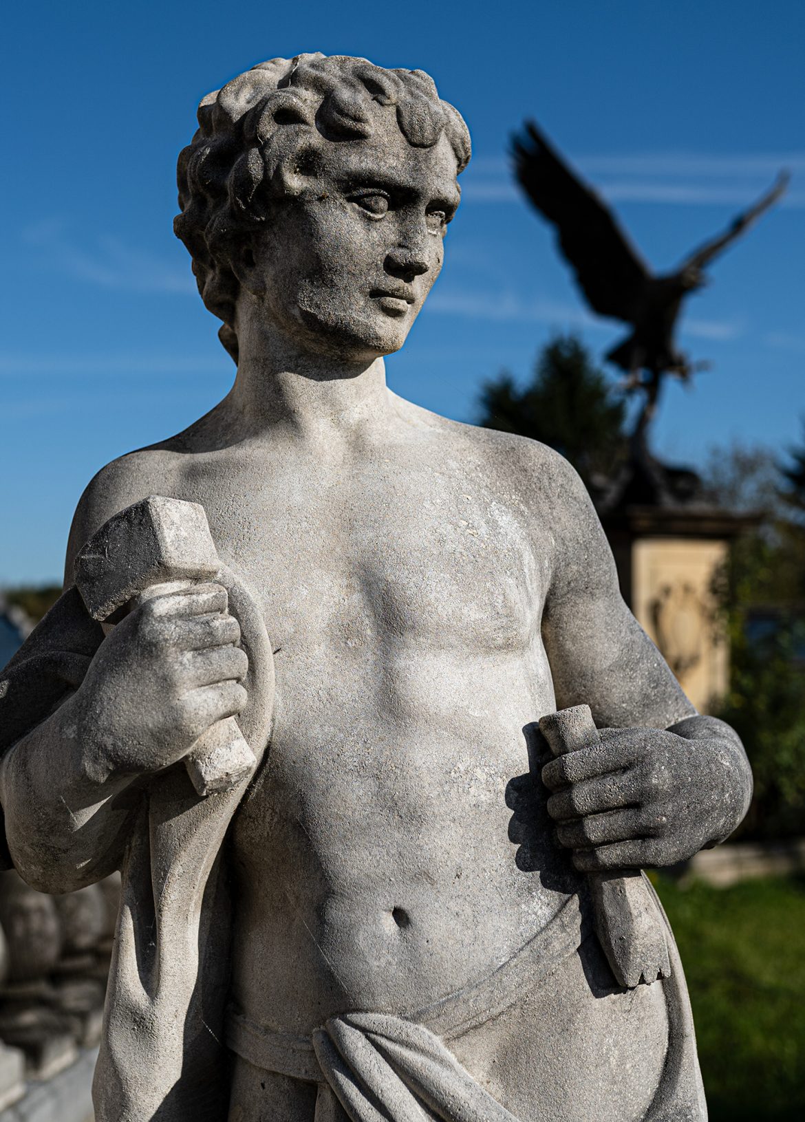 Artist & Sculptor with Great Knowledge of Classical Architecture